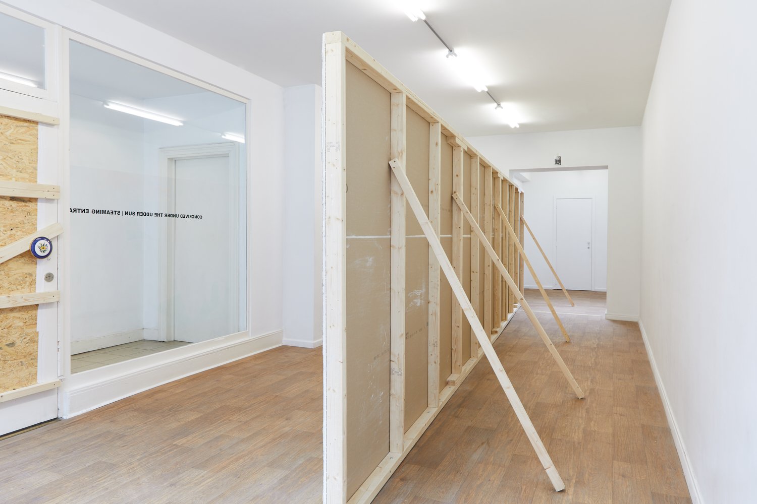 Vanessa Disler, Tiziana La Melia, Lucy Stein, Nina Royle, Charlott Weise